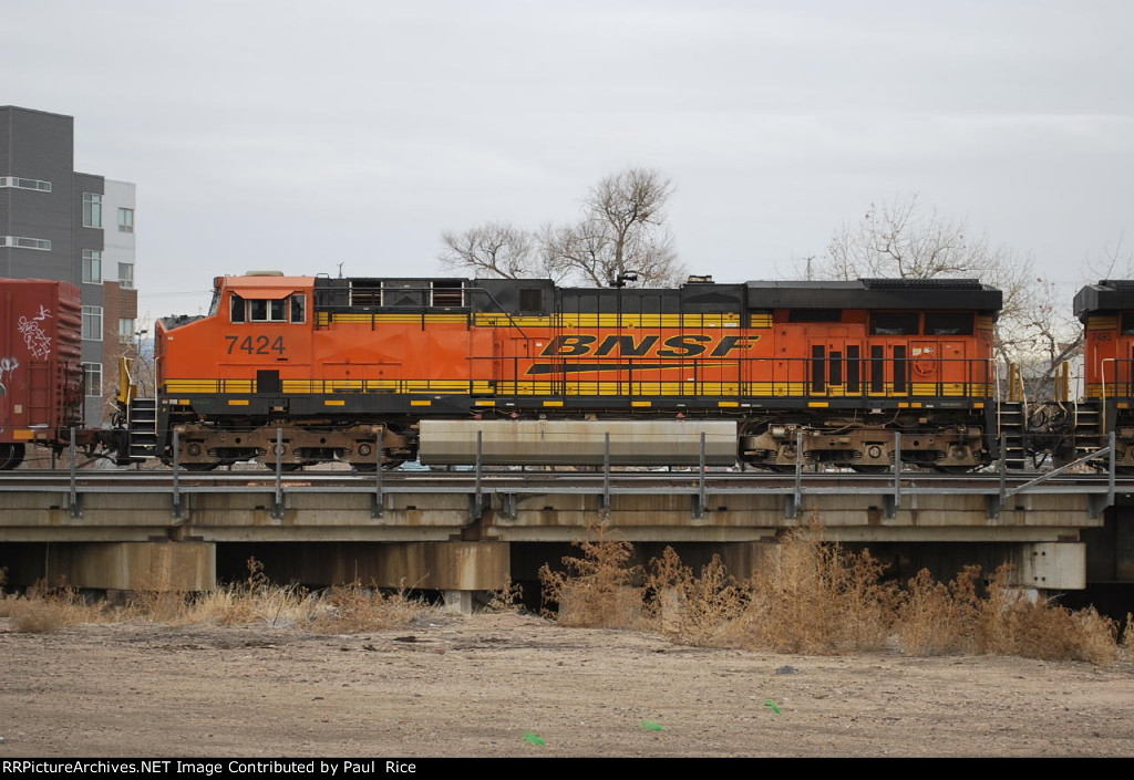 BNSF 7424